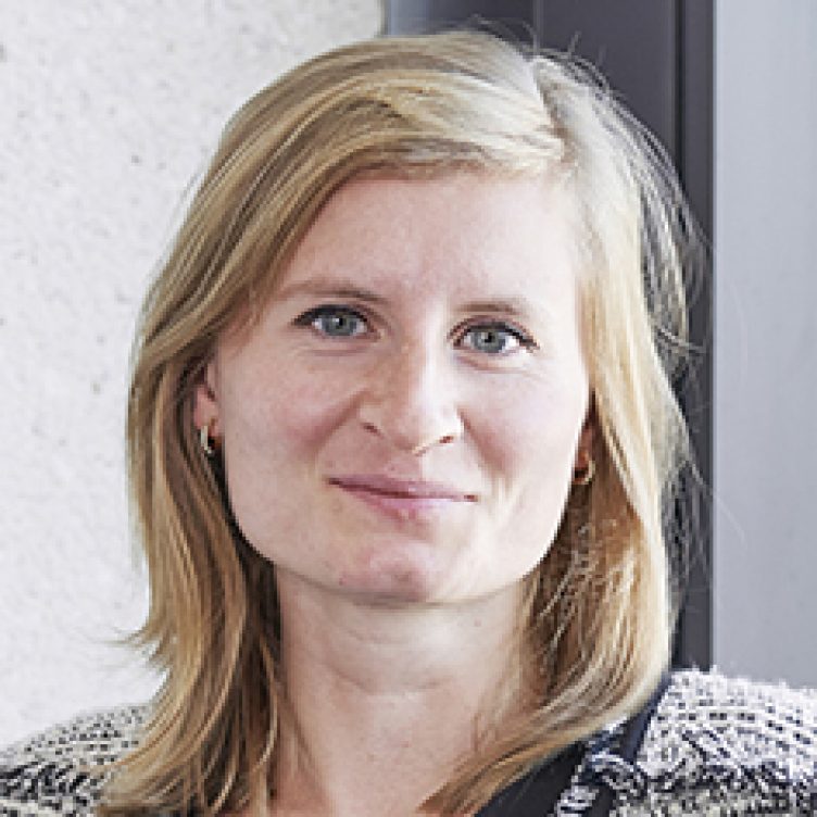 How do delusions affect testamentary capacity?